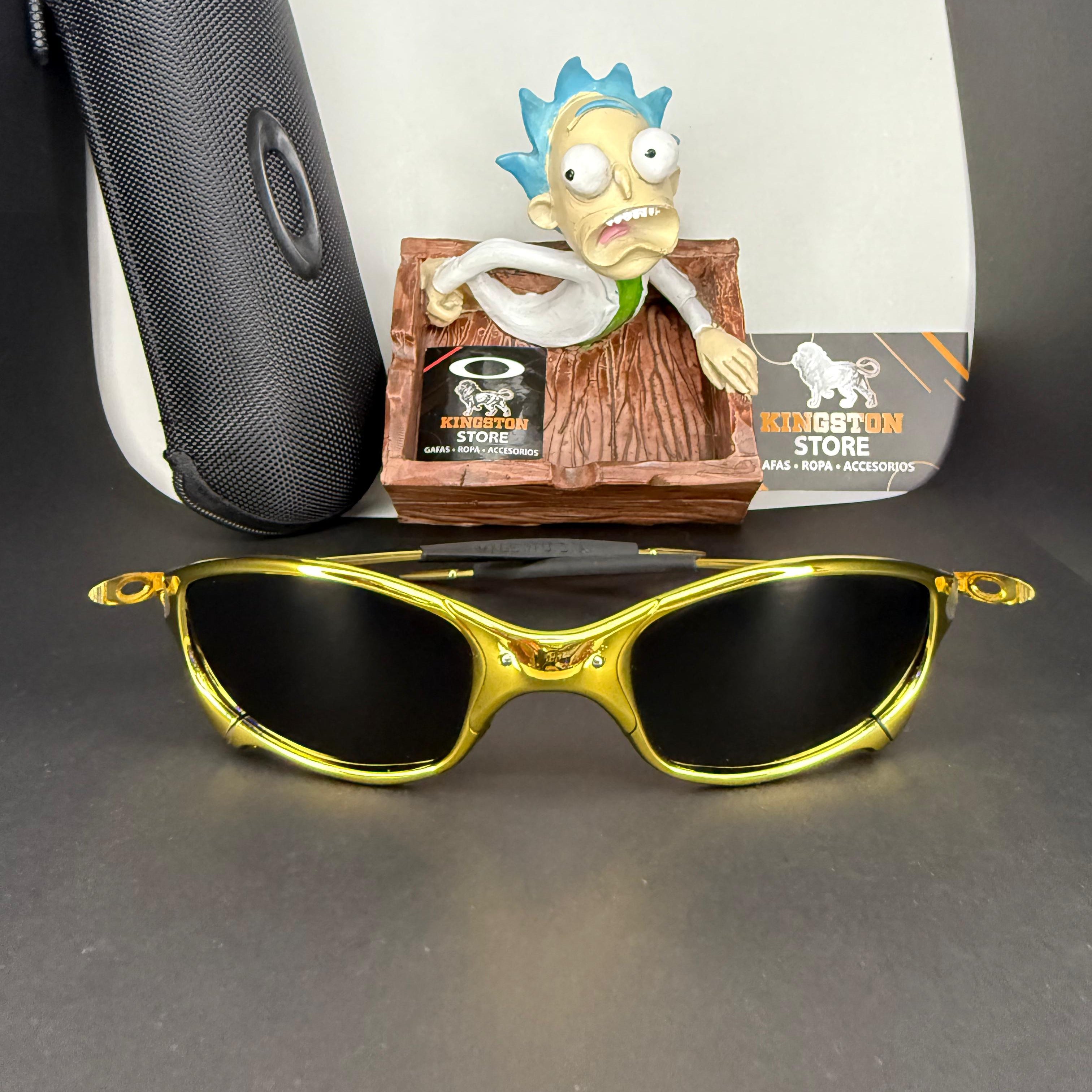 JULIET DORADA – Kingston store